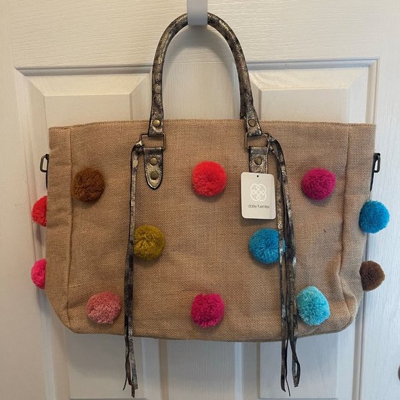 Daisy Fuentes | Bags | Nwt Daisy Fuentes Jute Pom Pom Large Tote Bag W ...